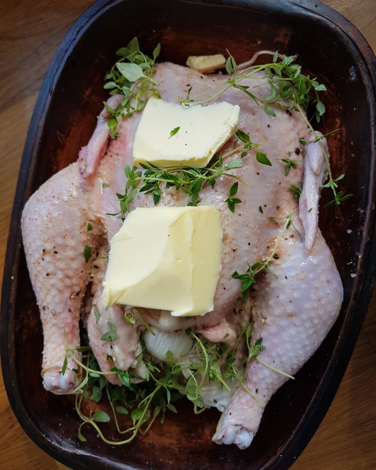 Hel kyckling i lergryta - Dela enkla tips till våra vänner