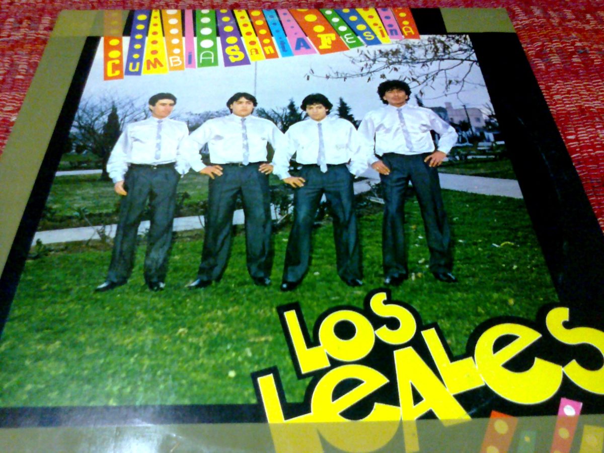 DISCOTECA TROPICAL SANTAFESINA ESTILO GUITARRA: LOS LEALES ...