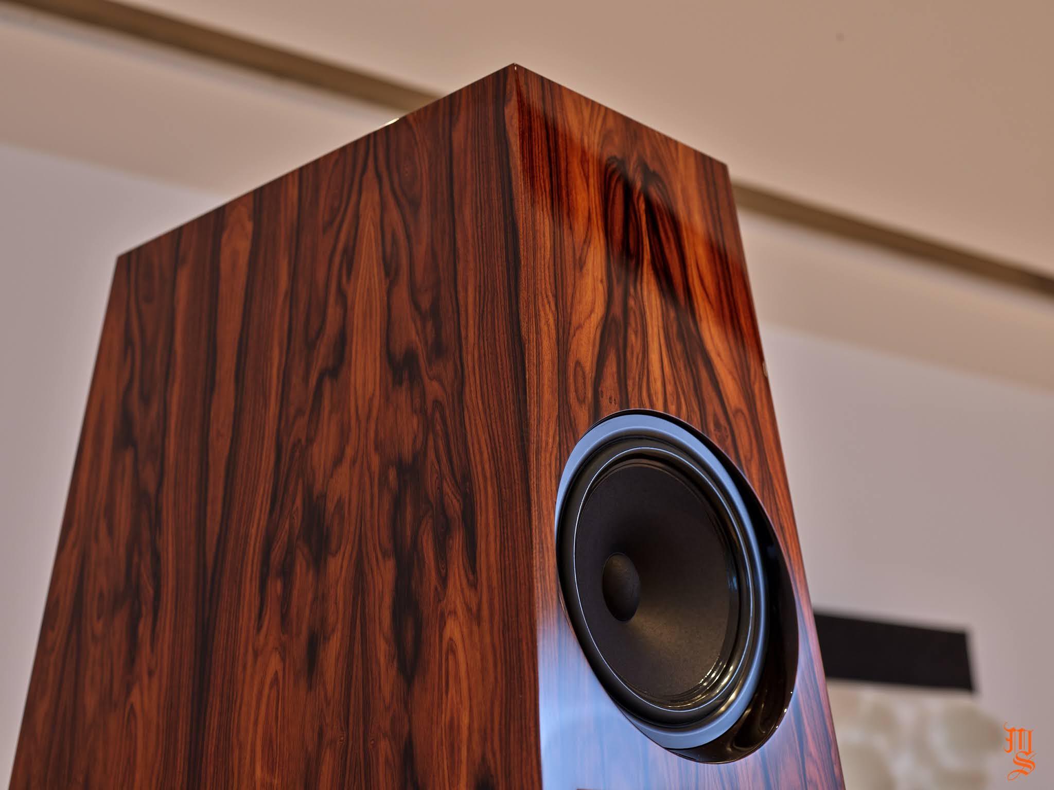 KAISER ACOUSTICS GRANDE PHOTOS – M & S | Ultimate High-Fidelity