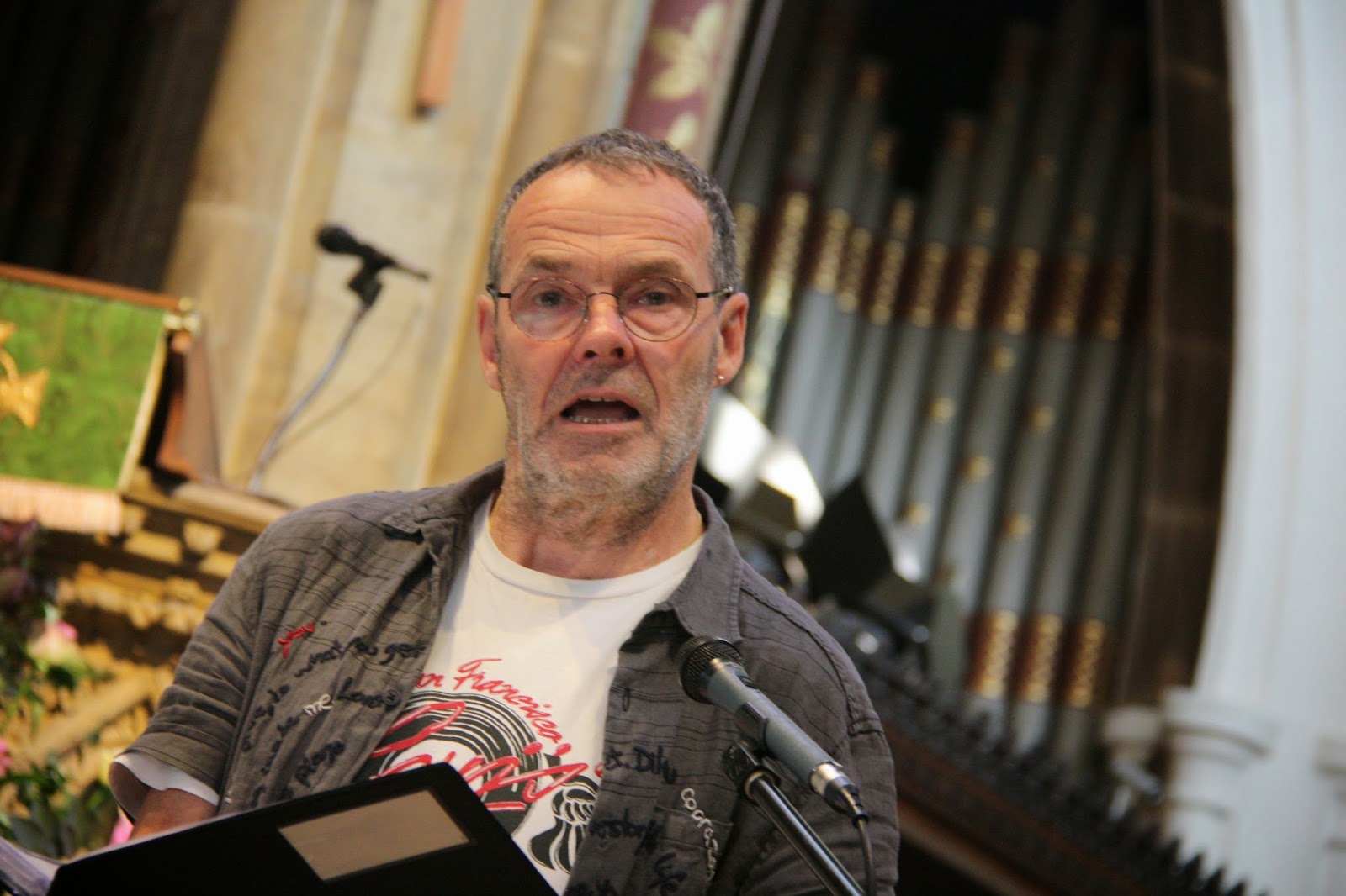 magpie bridge: PAUL MORTIMER A POET TO WATCH