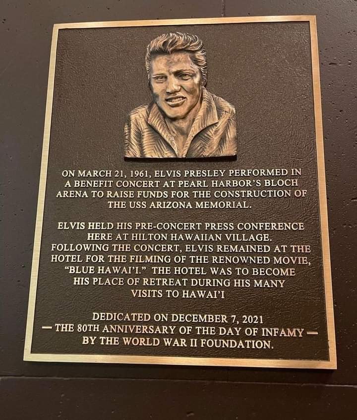 Elvis Day By Day: December 07 - Christmas Sessions Plaque