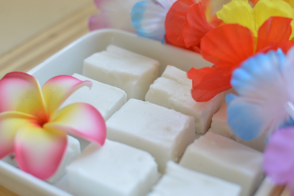 kitchen frolic: haupia (coconut pudding)