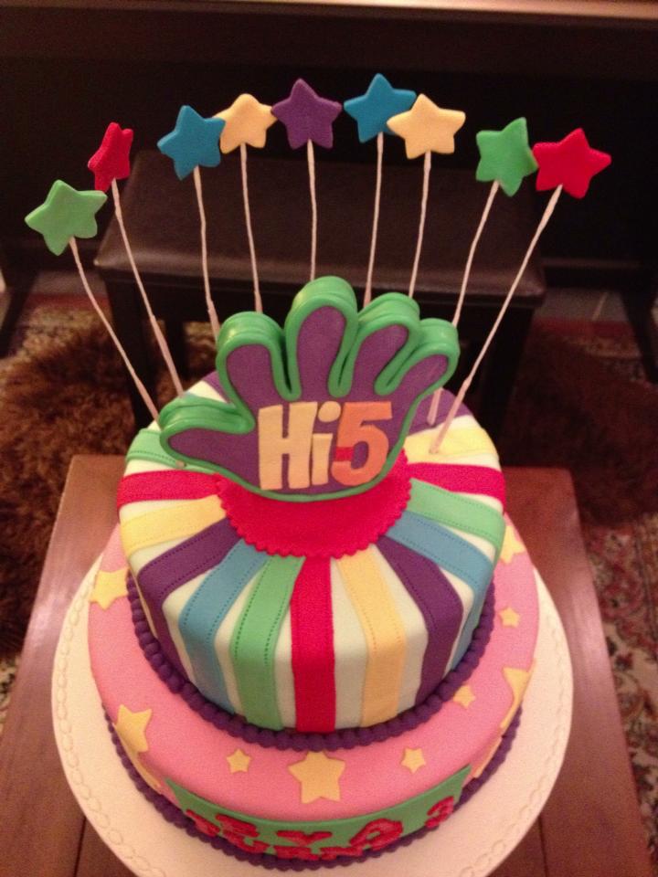 Pink Oven Cakes and Cookies: Hi 5 Cake