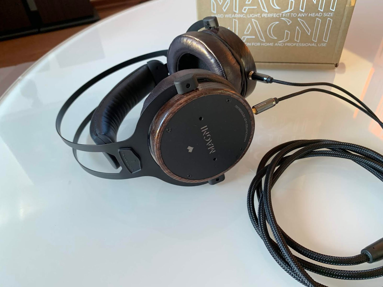 Stereo i Kolorowo - Underground: Słuchawki Kennerton Magni