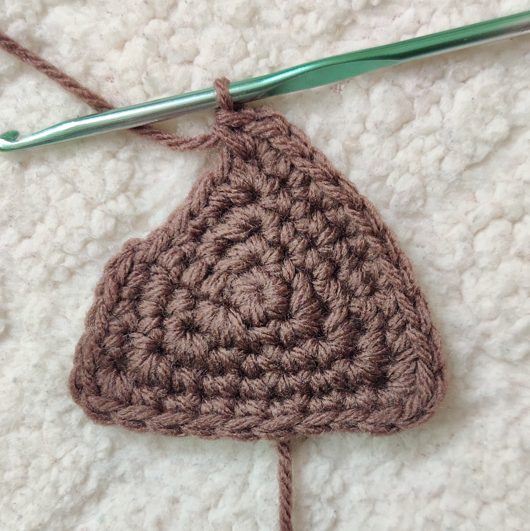 Raji's Craft Hobby: How To Make a Single Crochet Solid Triangle