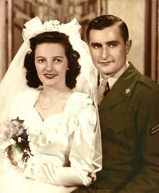 Wartime Marriage: Lovely Photos of WWII Soldiers With Their Brides ...