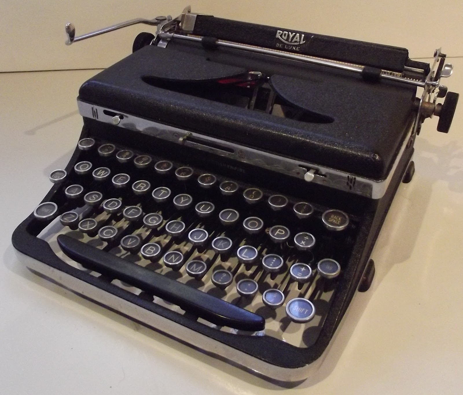 oz.Typewriter: Another 20 Typewriters for the Big Exhibition