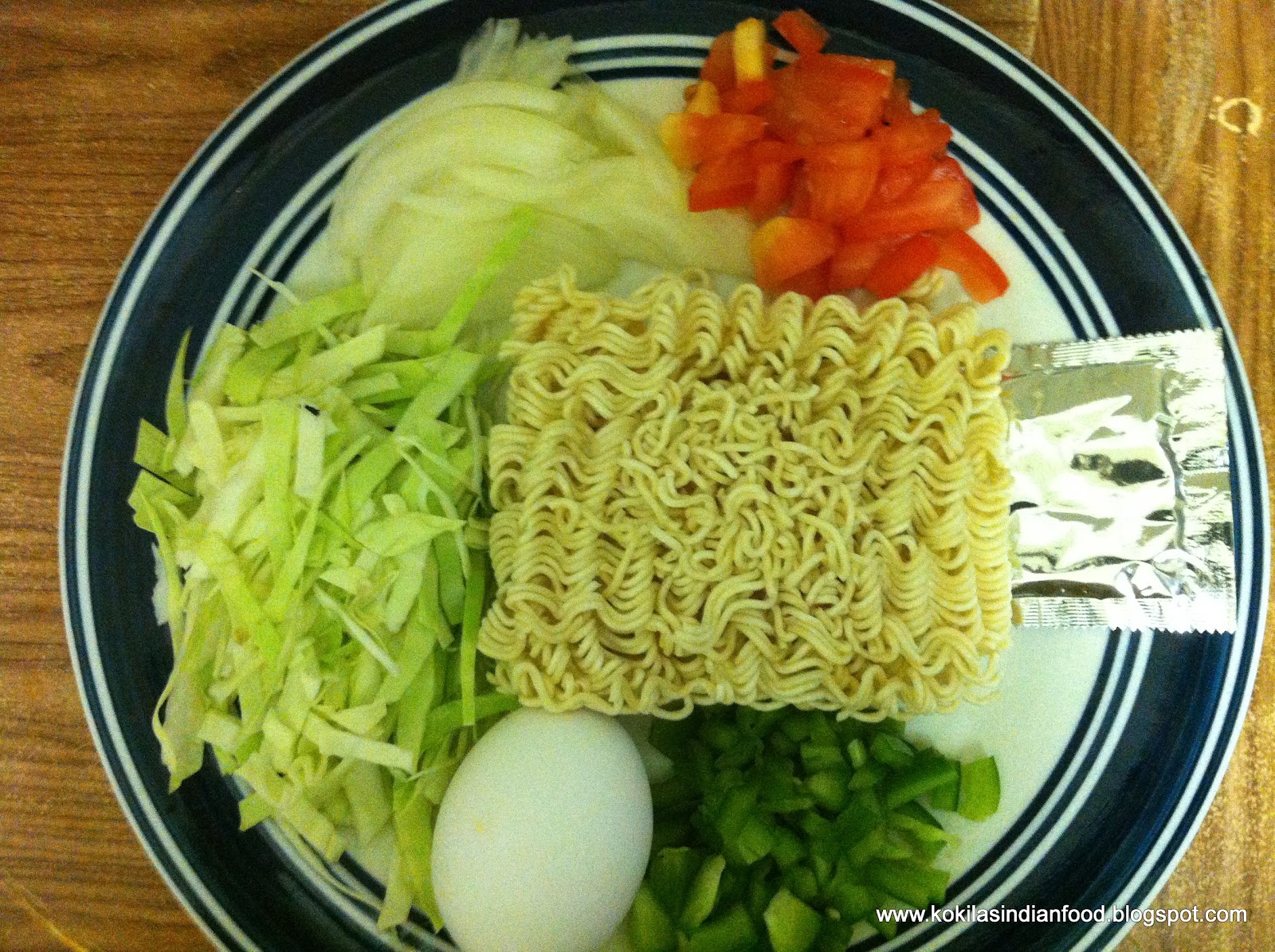 Foodies Nest: SPICY MAGGI NOODLES