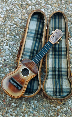 INSTRUMUNDO Instrumentos Musicales: Guitarrico, Requinto