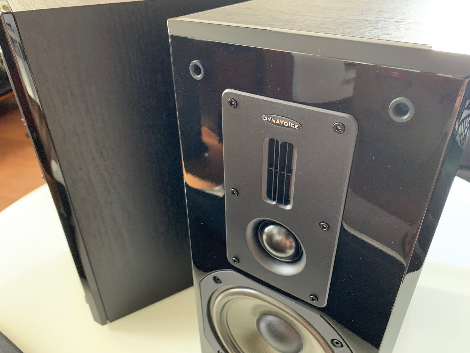 Stereo i Kolorowo - Underground: Kolumny podstawkowe Dynavoice ...