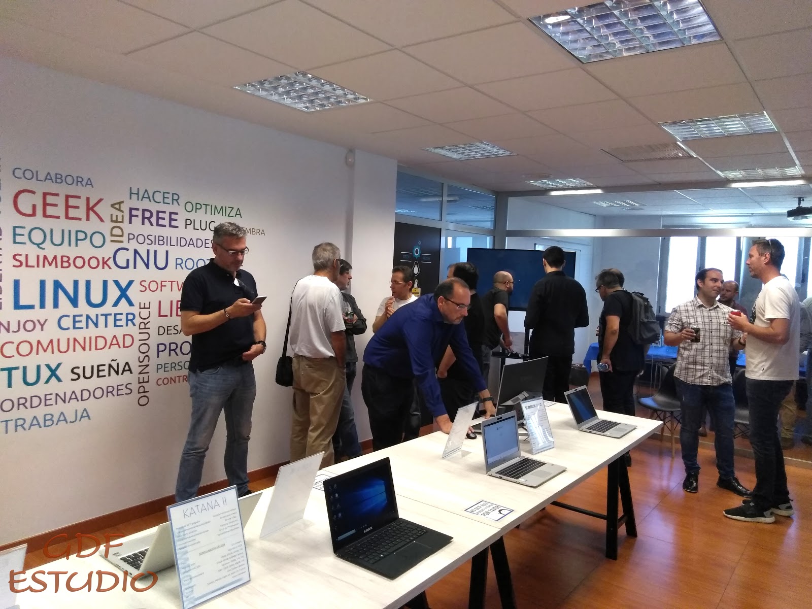 El Blog de José GDF: Inauguración de Linux Center Valencia