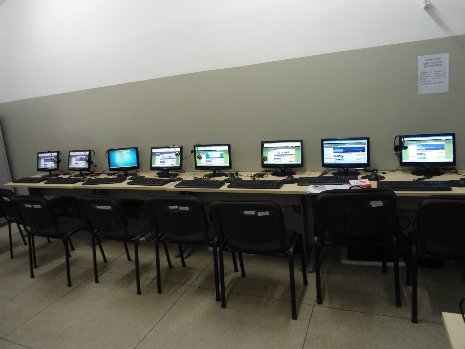 ROSA FIGUEIREDO DE LIMA: SALA DE INFORMATICA DA ESCOLA ROSA FIGUEIREDO DE LIMA: SALA DE INFORMATICA DA ESCOLA