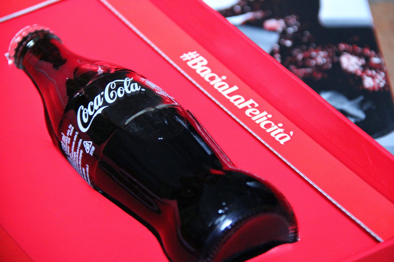 LA STORIA DELLA CELEBRE BOTTIGLIA CONTOUR COCA COLA CHE CELEBRA IL 100 ...