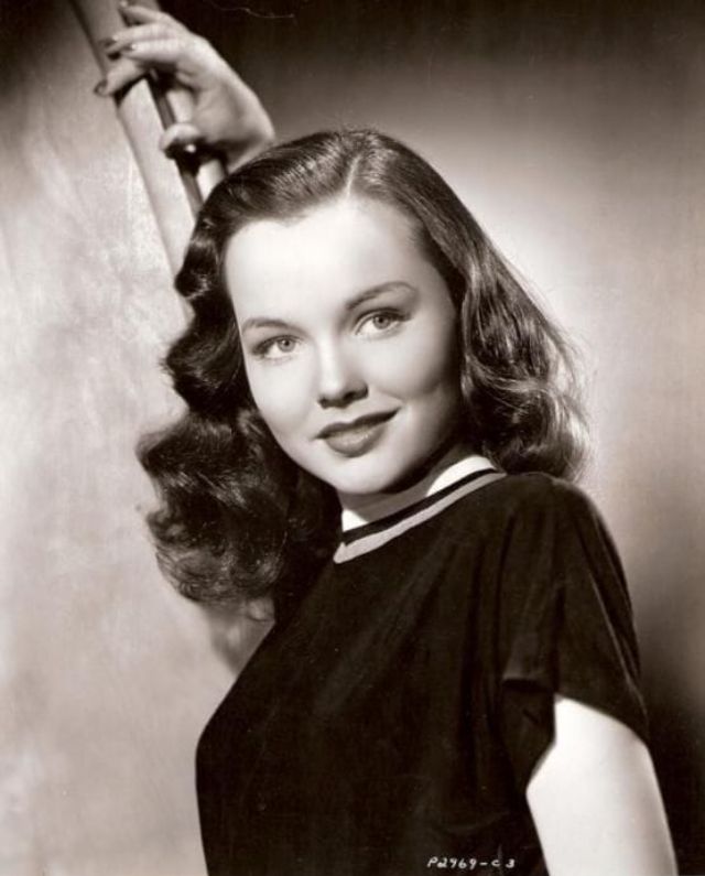 Gorgeous Photos of Wanda Hendrix in the 1940s and ’50s ~ Vintage Everyday