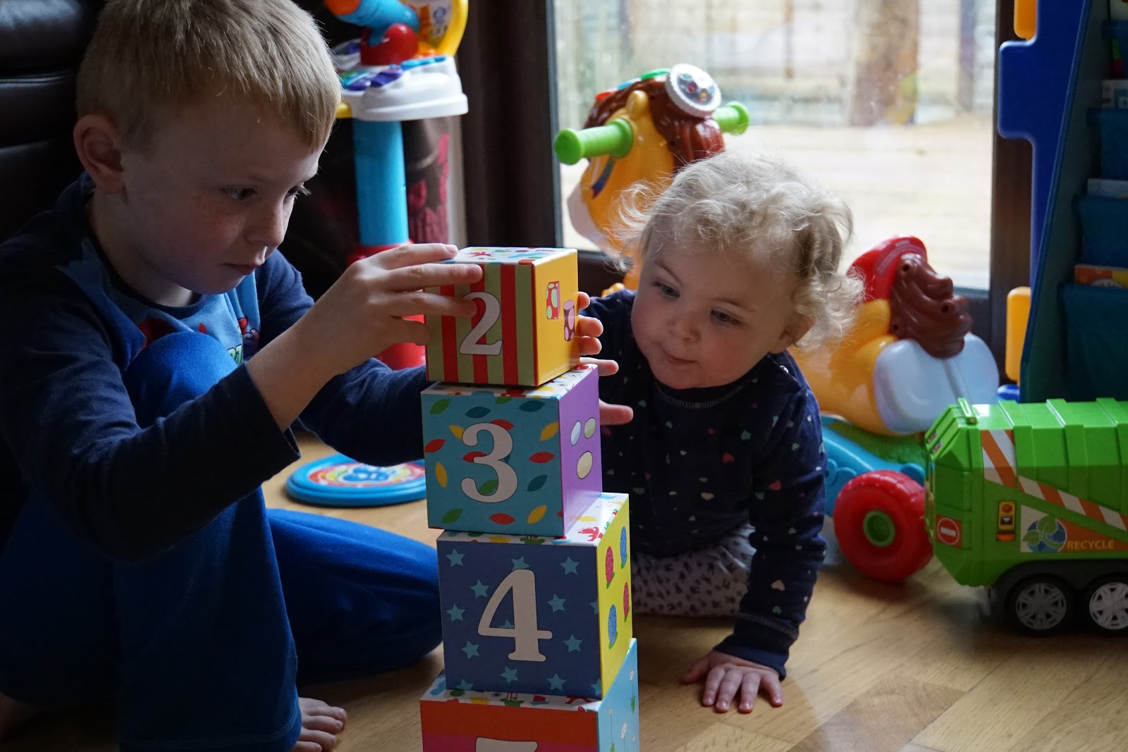 Entertaining Elliot: In the Night Garden Stacking Blocks - Review