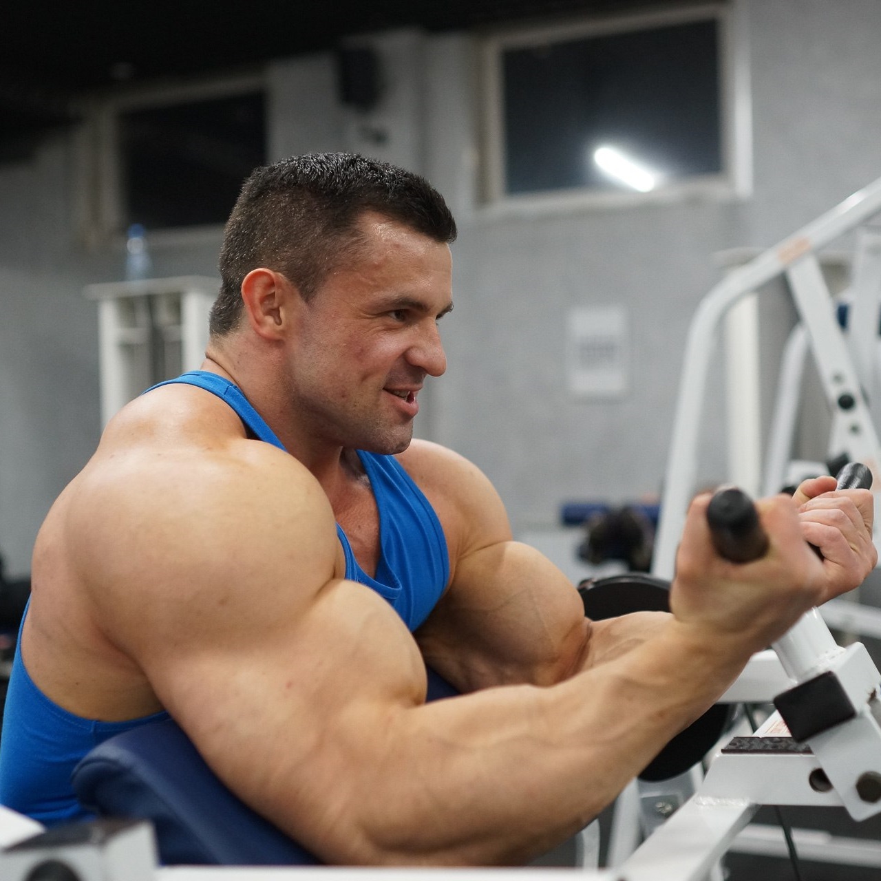 Muscle Lover: Russian bodybuilder Evgeny Lobanov