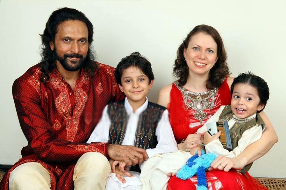 UNDUNNii: Actor's Family............