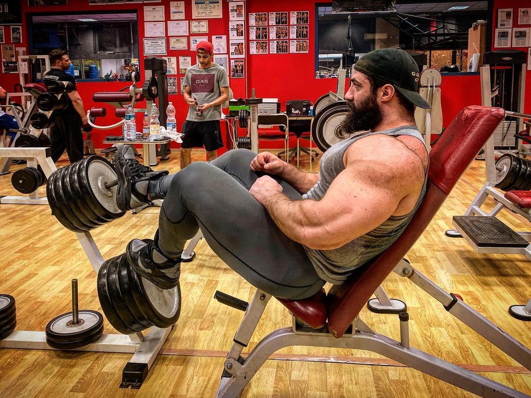 Muscle Lover: Italian Super-Heavyweight bodybuilder Michele Caruso