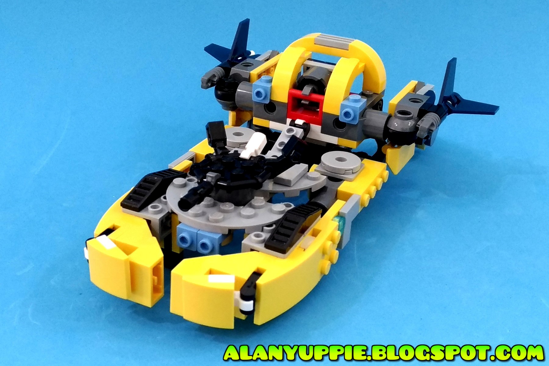 LEGO MOC Transformer Speedboat aka BumbleSea v4 from set 31090 by ...