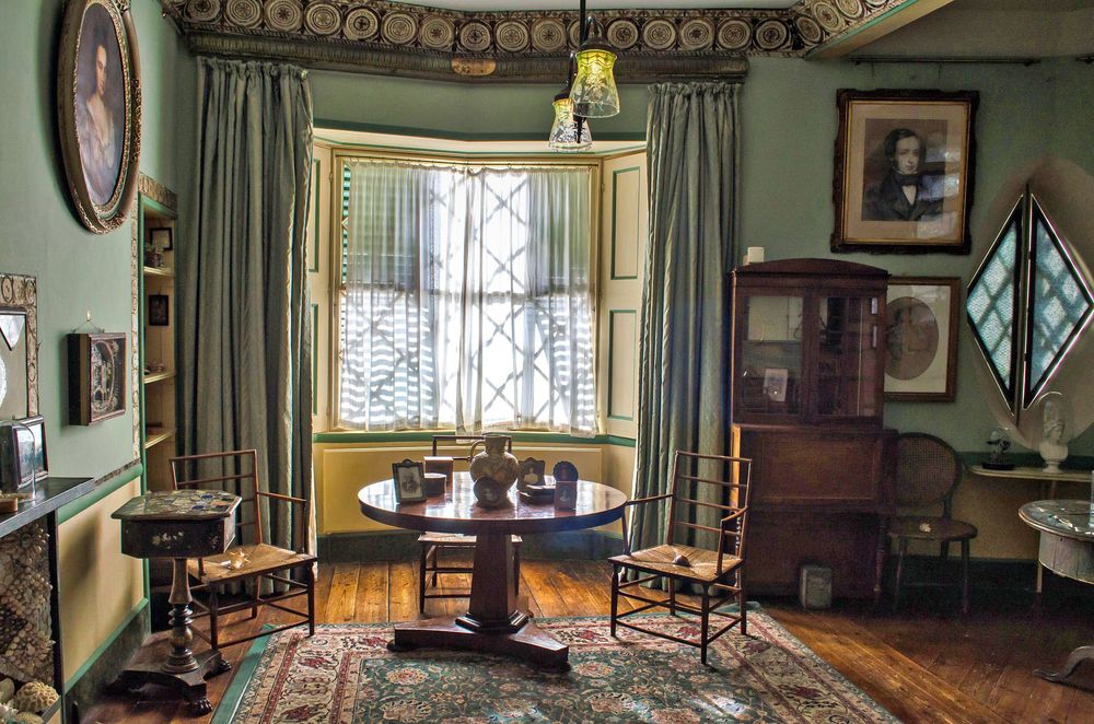 A la Ronde: The 16-Sided House That’s Never Short of Sunlight | Amusing ...