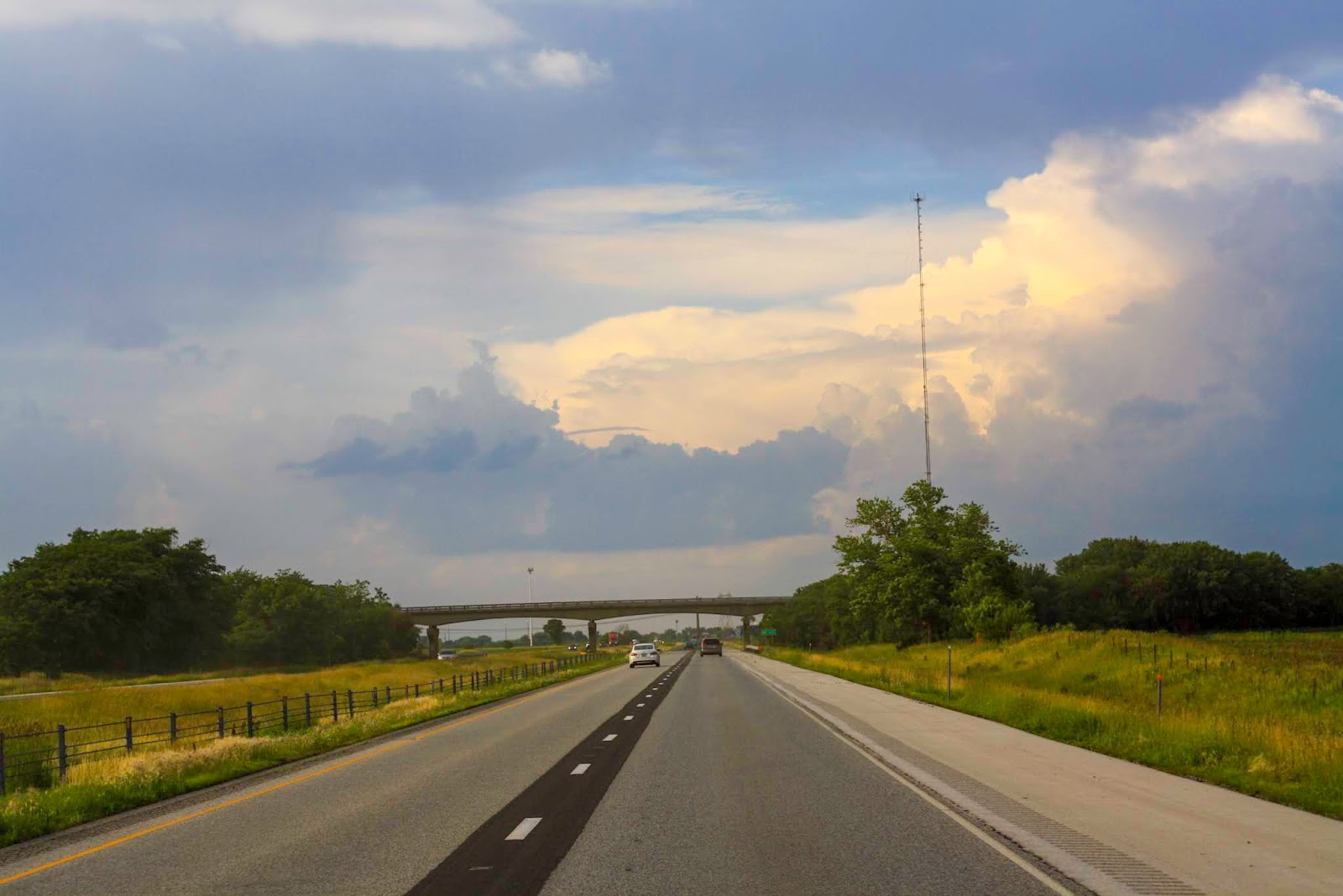 Colorful blue skies over interstate 55 in central Illinois