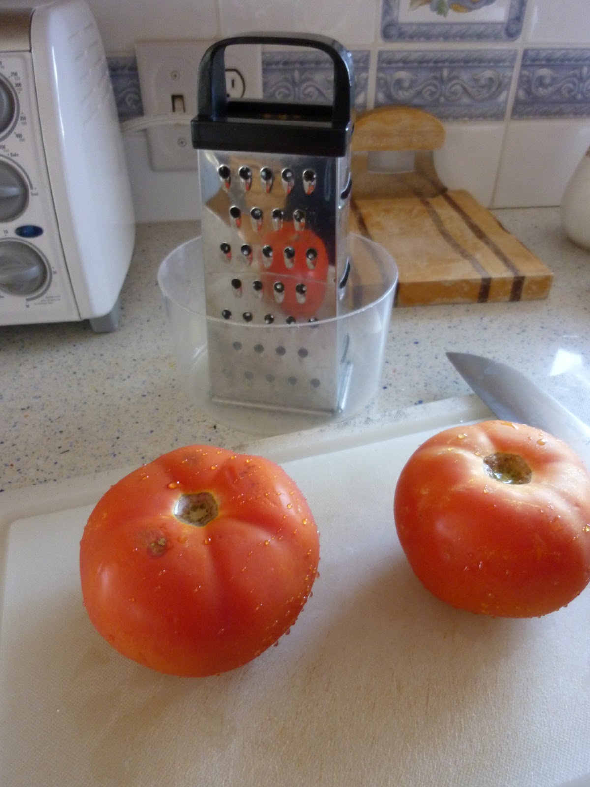 The Yellow Apron: Grating Tomatoes