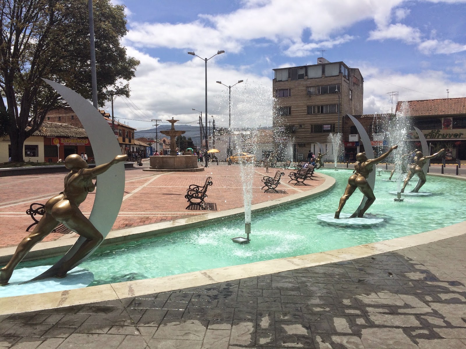 Enciclopedia Cultural Chía: Parque Ospina (Arte Urbano)