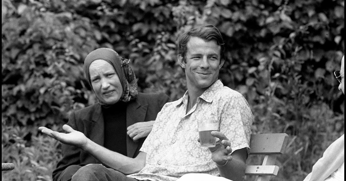 DRAGON: That summer is grey gardens meets studio 54