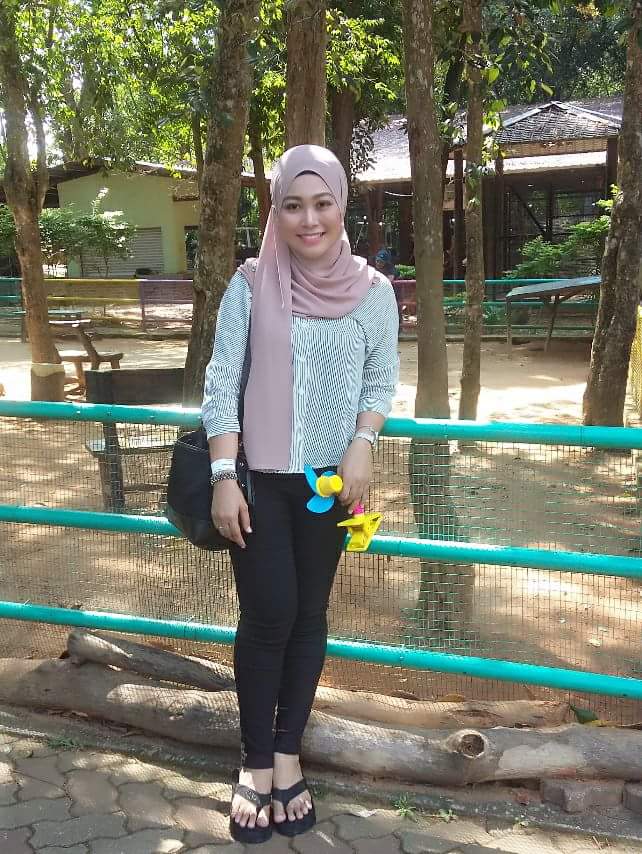 Mamah Muda Berjilbab Ditambah Bugil Dengan Gaya Binal | Skandal Foto Bokep ABG | Situs Film ...