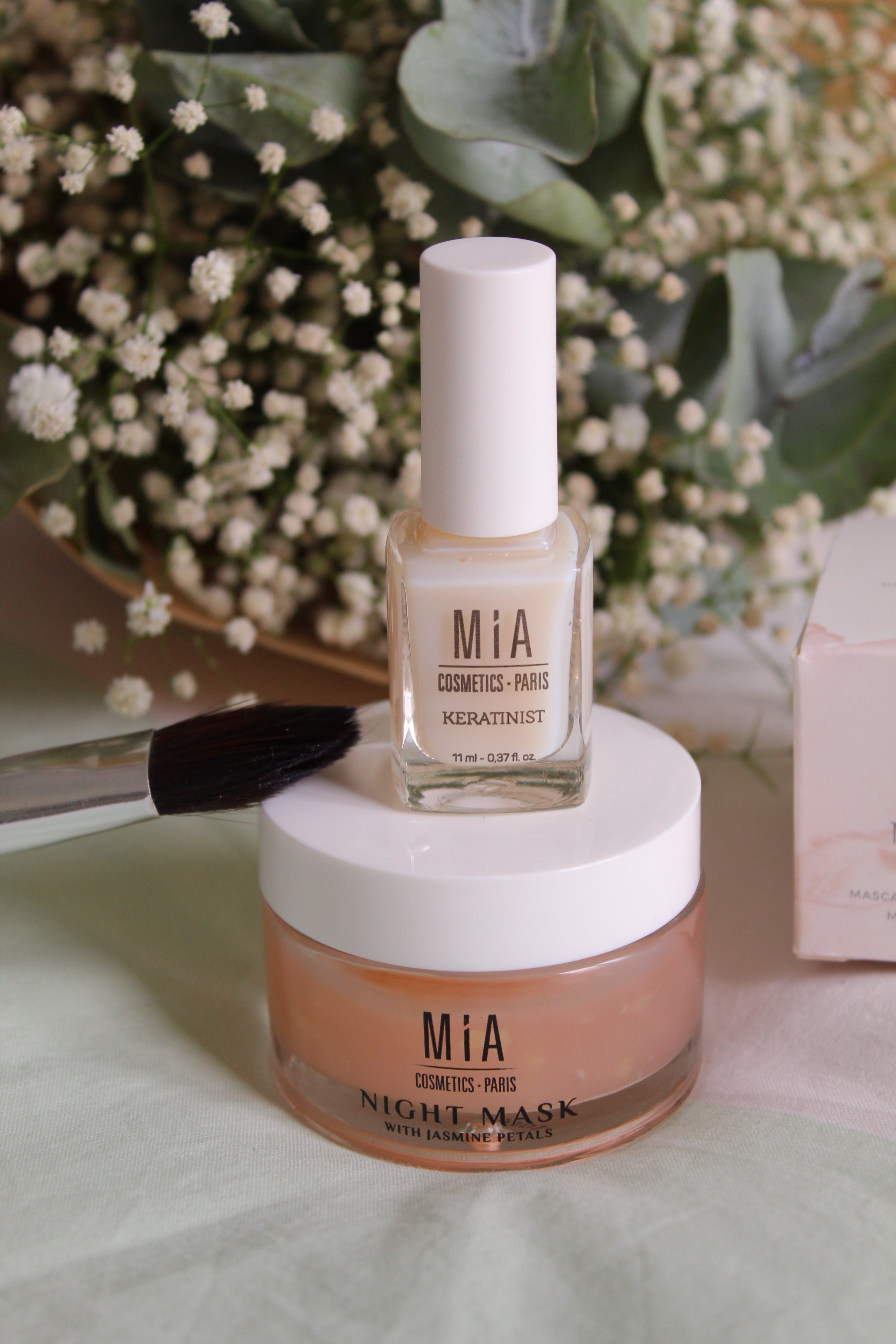 Une fille pas Parisienne: Le pouvoir des fleurs avec les soins Mia ...