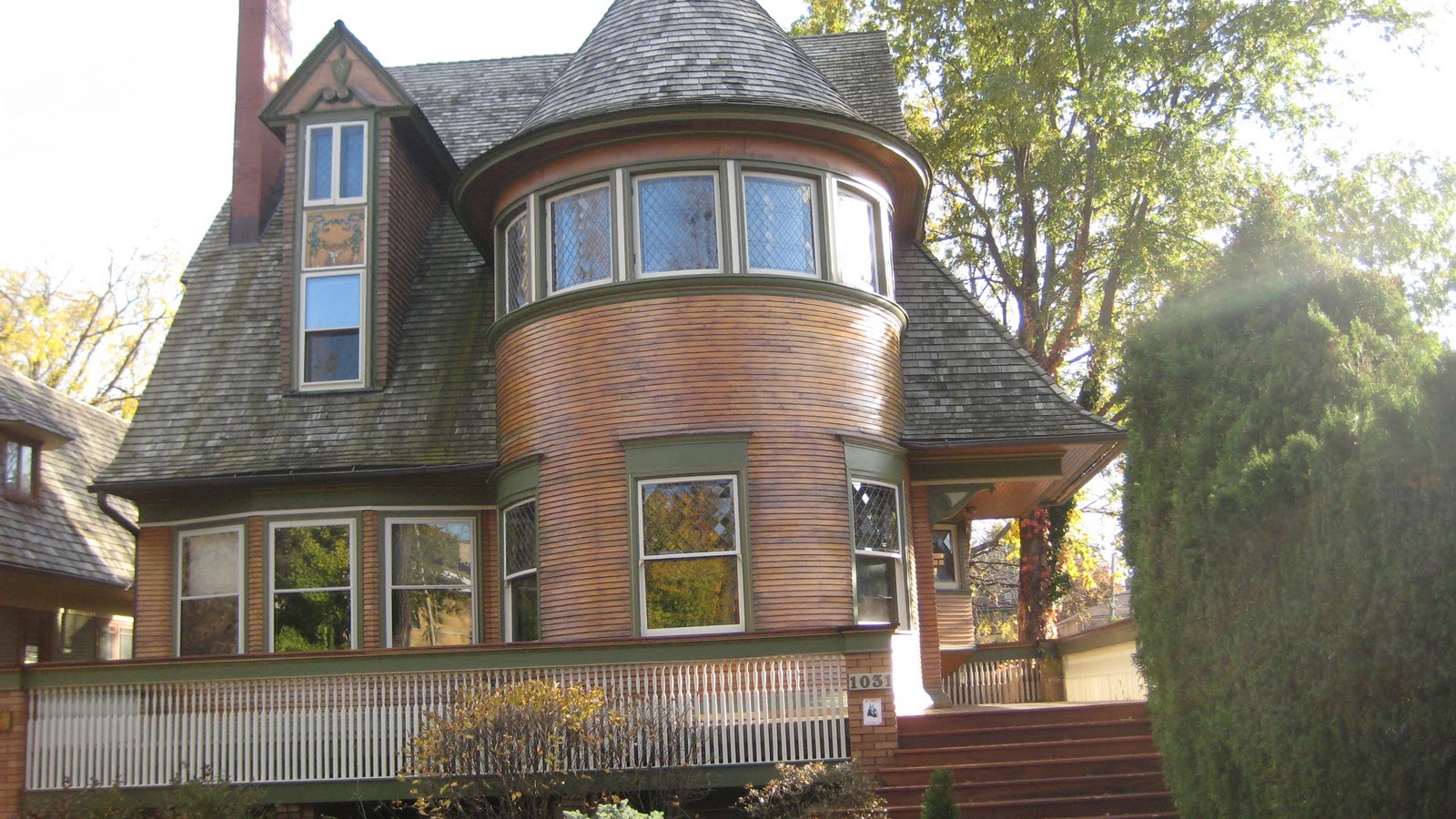 Reading in Trees: A Crisp Autumn Day & Frank Lloyd Wright Houses in Oak ...