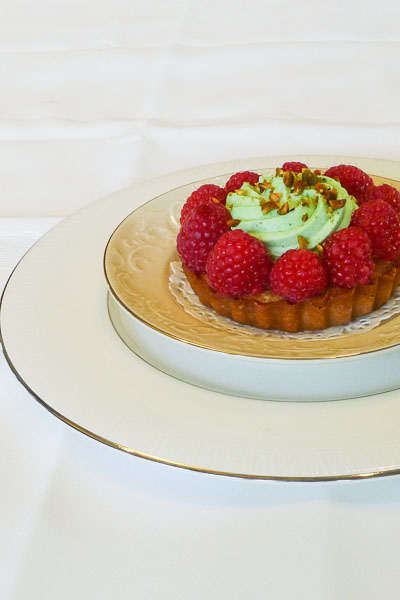 Simply Delicious : Raspberry Pistachio Tarts