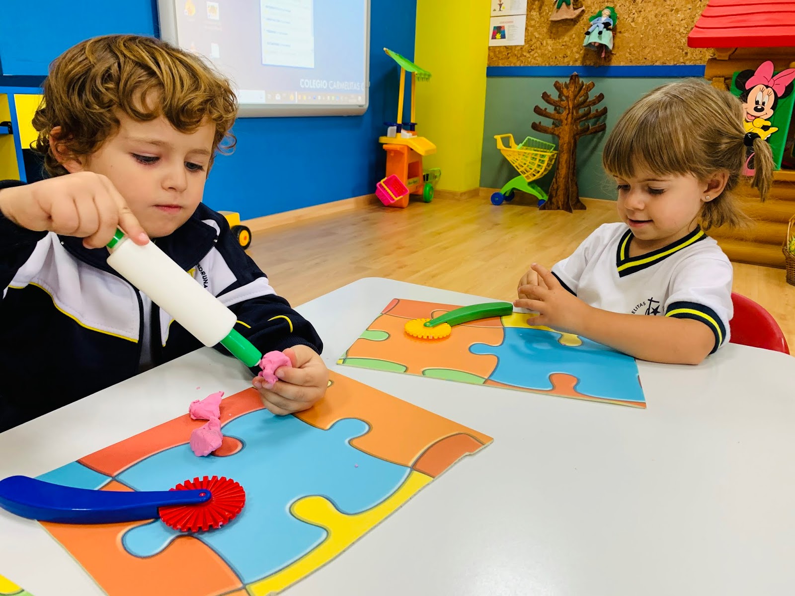 TRABAJANDO LA CREATIVIDAD Y LA MOTRICIDAD A TRAVÉS DE LA DIFERENCIACIÓN ...