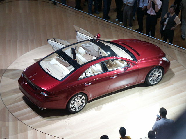 Car Variation Design: Mercedes-Benz CLS-Vision Class Specification Features