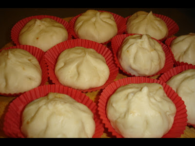 Yummilicious - The Food Blog: Siopao (Char Siu Pao) Steamed Bbq Pork Buns