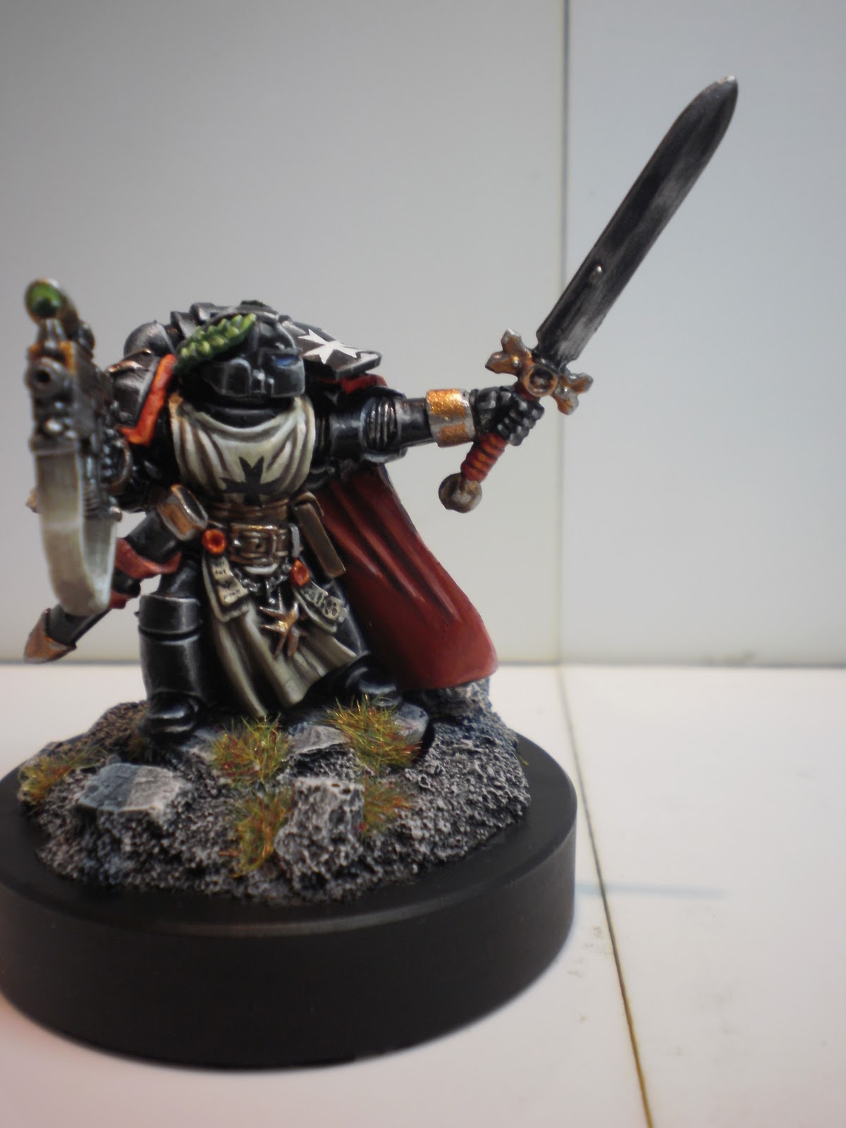 40k Showcase Miniature Painting Studio: Black Templars Captain