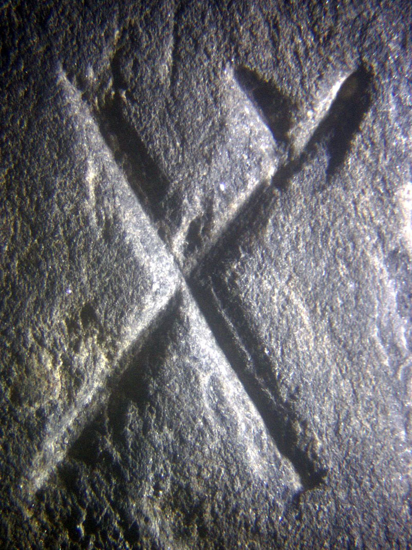 Scott Wolter Answers: Hooked X/Tau Cross Monogram on the Jesus Ossuary Lid