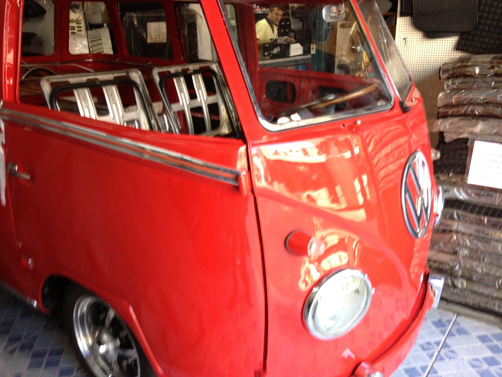 Komboza Nervoza: Segredo 4 rodas - Mini kombi