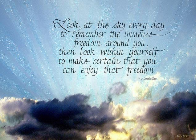 pHeY's ZoNe: Look At The Sky Every Day