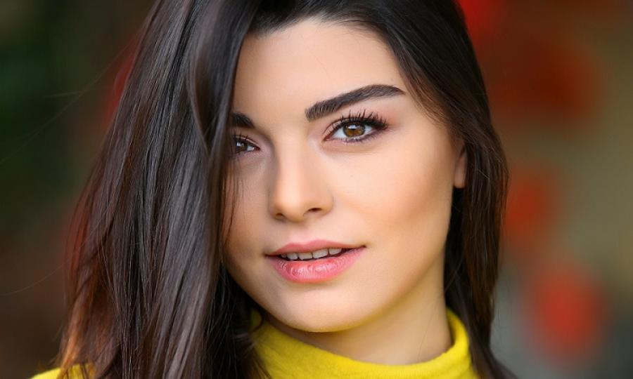 Gülçin Tunçok - Zeynep z serialu Elif - wywiad, ciekawostki, zdjęcia