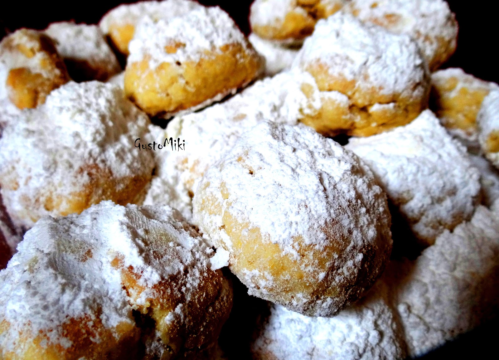 Un angolino greco di cuore: I Kourabiedes, altrimenti detti Kurabiè.