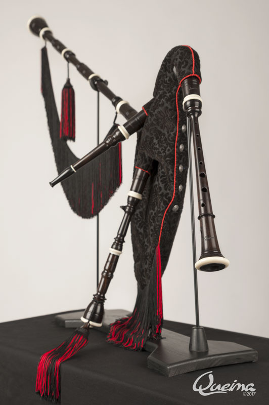 Instrumentos tradicionais: - Gaita