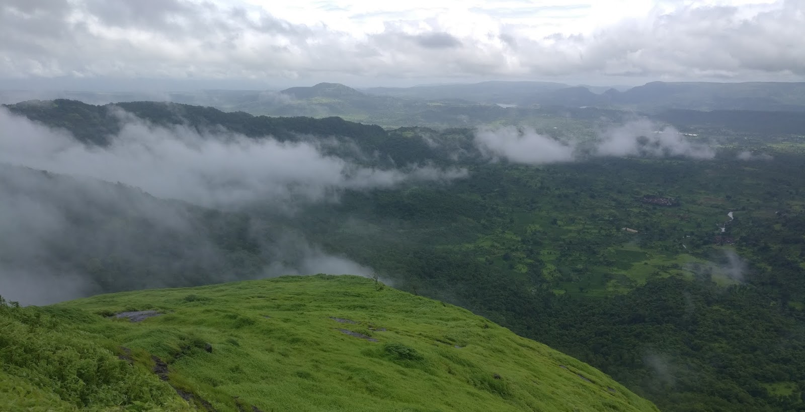 Manikgad Fort Trek | A Trek That Will Make You Wonder - SAMSTRAVELPLAN