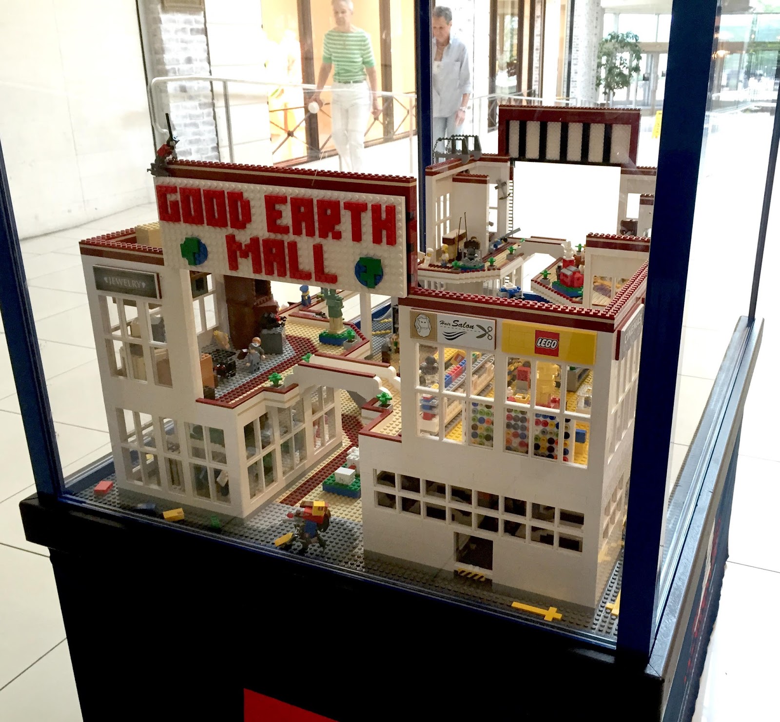 entertaining views from cincinnati: U.S. independence & LEGO @ Kenwood