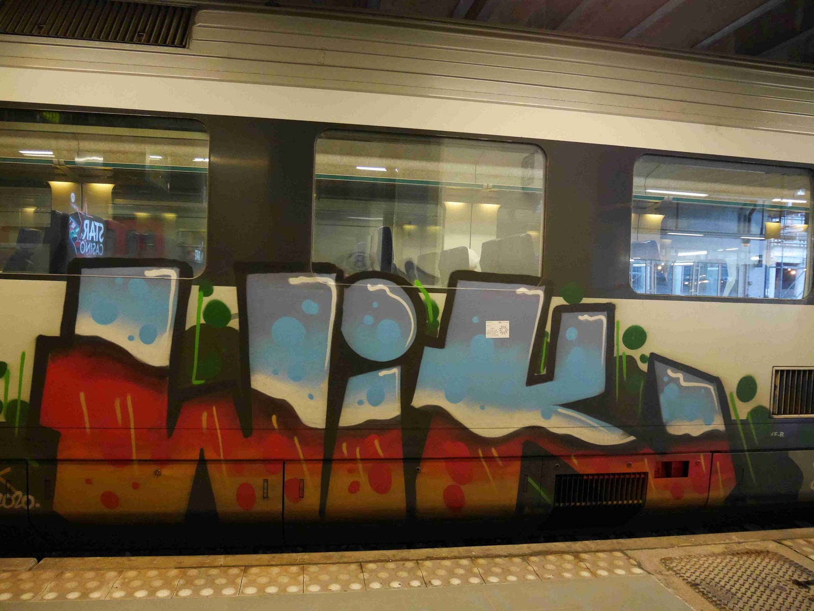 LA PROCEDURE Art on Train