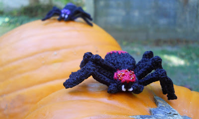 Rosemarsh Knits: Knit A Spooky, Sparkly Spider - Free Pattern