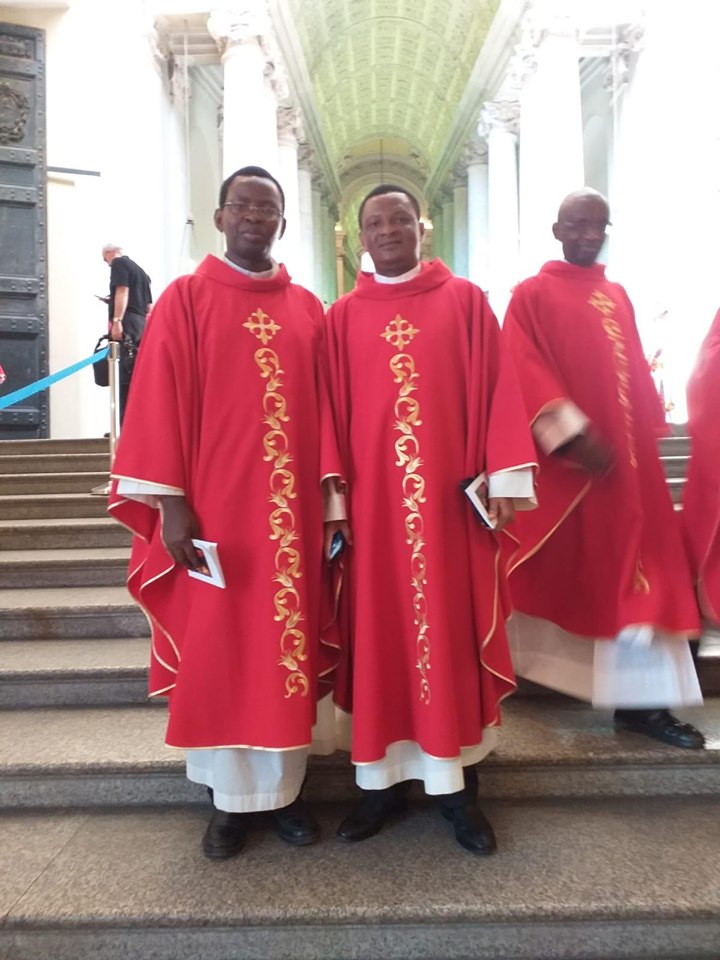 DIOCESE D'INONGO: Mgr Fridolin Ambongo a reçu le pallium du Pape