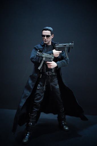 Alteregoistic - Toy Blogger: Hot Toys Neo from The Matrix ... ...