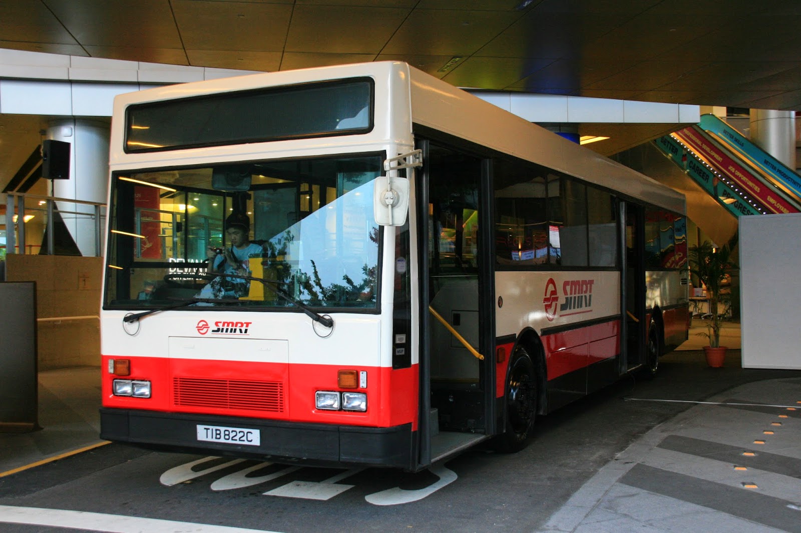 A life story of Singapore female bus enthusiast: SMRT Bus Carnival ...