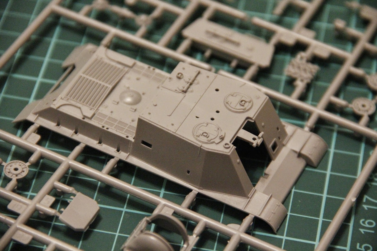 Zvezda 1/72 ISU-152 (5026) - DetailScaleView